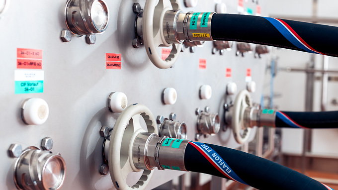 Checking Hose Connections with RFID - TURCK BANNER LTD.